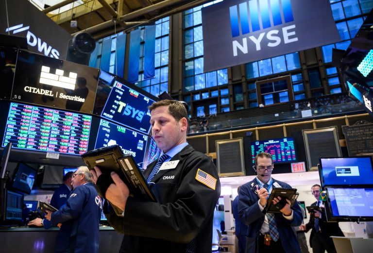 Wall Street monitors trade and growth concerns - Super News